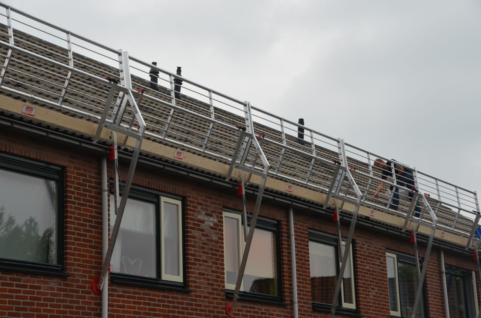 Dakrandbeveiliging hellend dak p/m1 - Atheco Verhuur